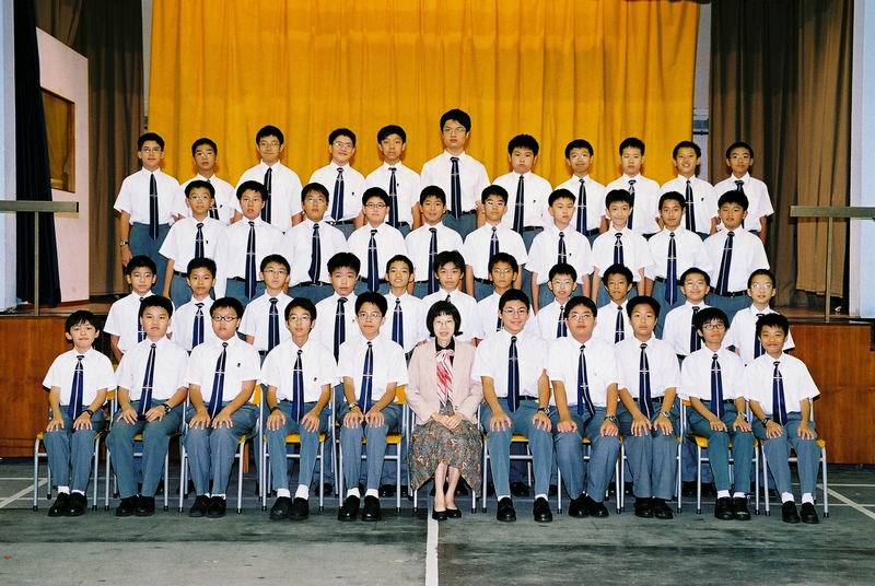 2002 Class Photo - 29th Oct 2002