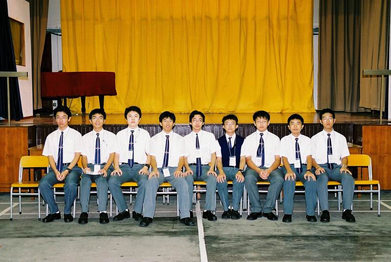 2002 Class Photo - 29th Oct 2002